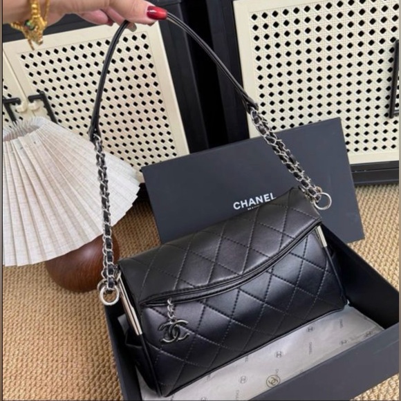 Chanel GWP | Bags | Gwp Chanel Vipnovelty Gift Black Shoulder Bag ...